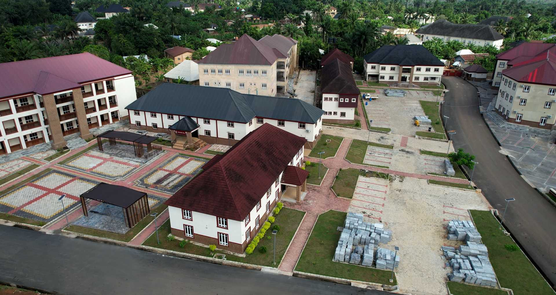 Home - Amadeus University