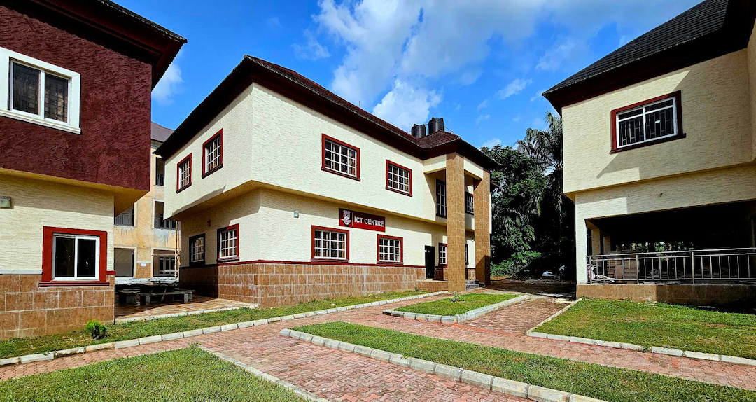 Home - Amadeus University