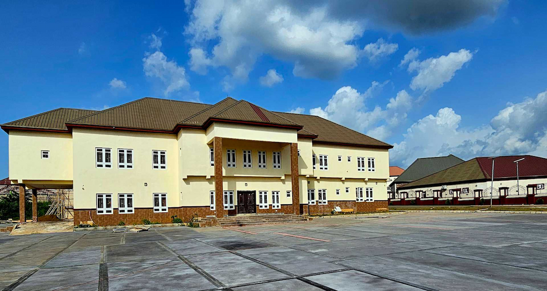 Home - Amadeus University